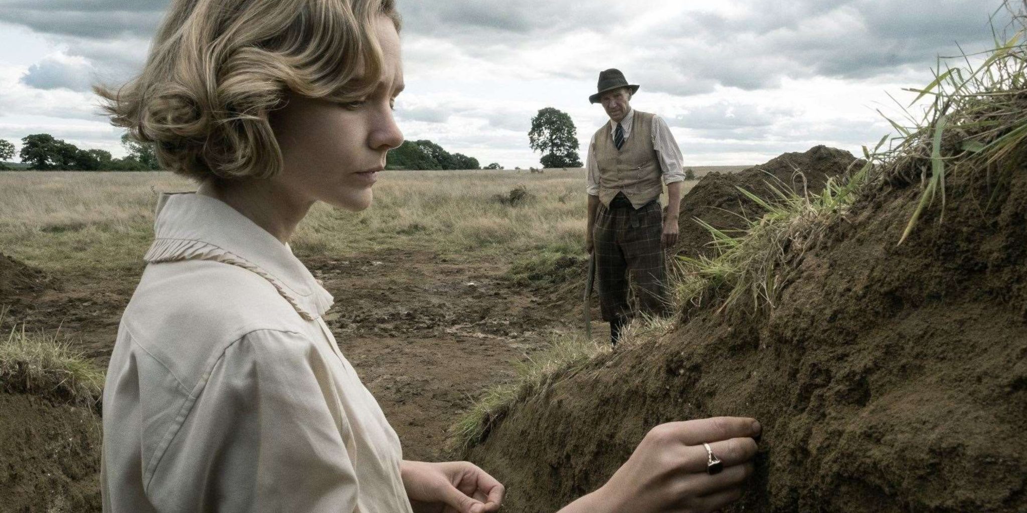 The Dig (2021) and the Forgotten Archaeologist Who Changed Everything ...
